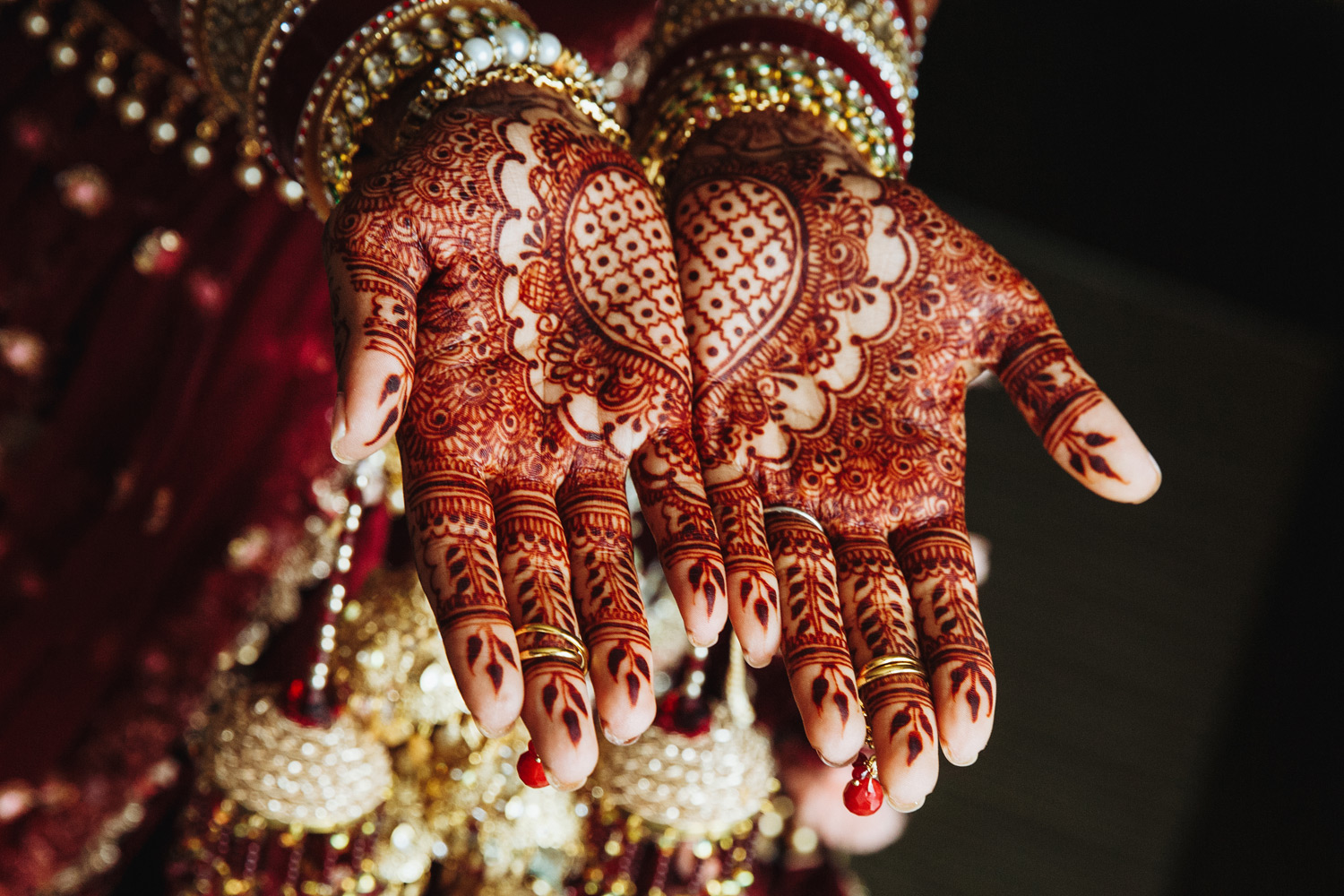 Check out fun ideas for your thrilling Mehendi function